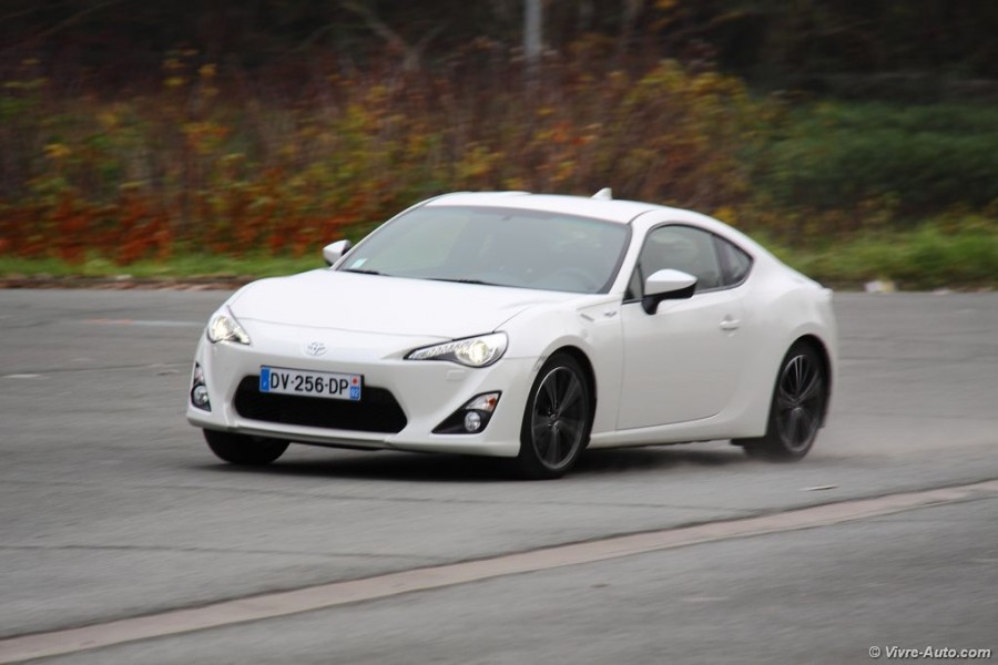 Essai Toyota GT86 200 ch, elle donne le sourire - Vivre Auto